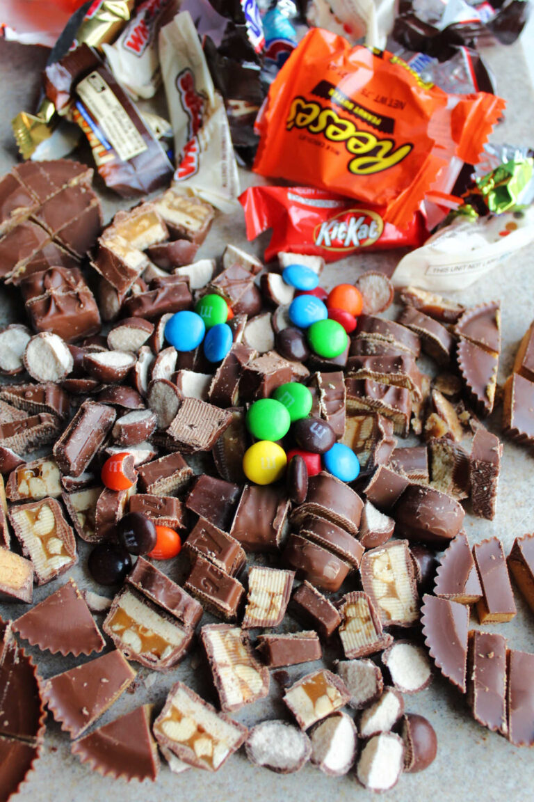 Candy Bar Blondies in a Sheet Pan - Cooking With Carlee