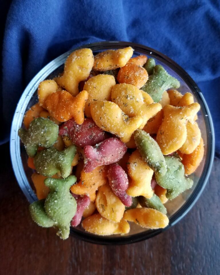 Ranch Swamp Fish Crackers - Cooking With Carlee