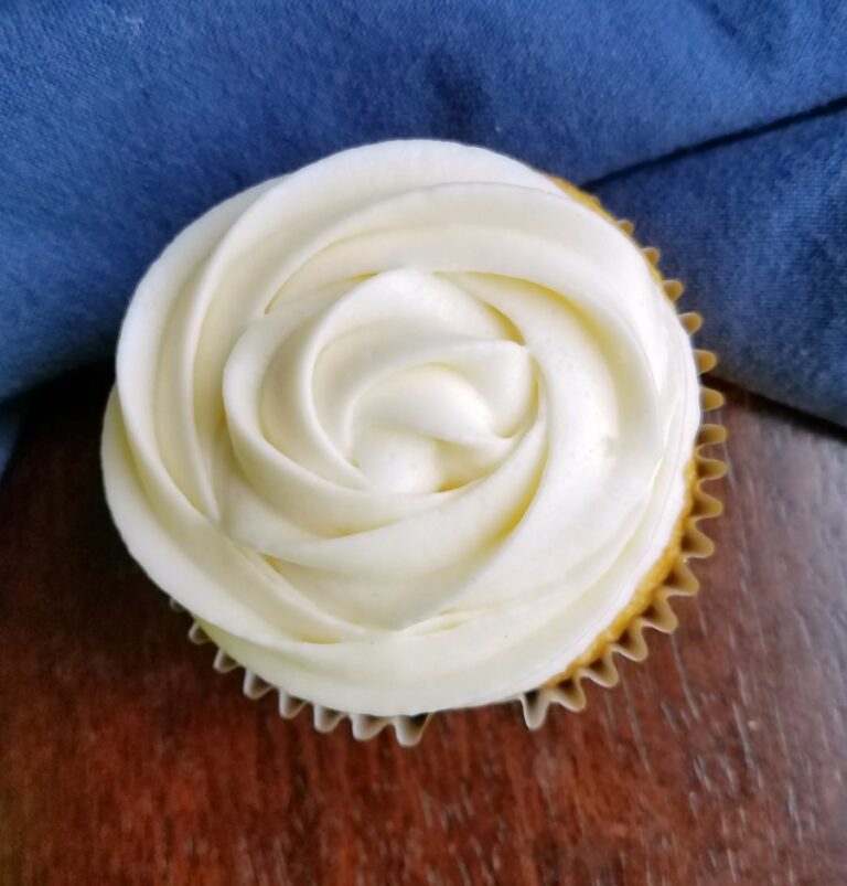 Lemonade Russian Buttercream - Cooking With Carlee