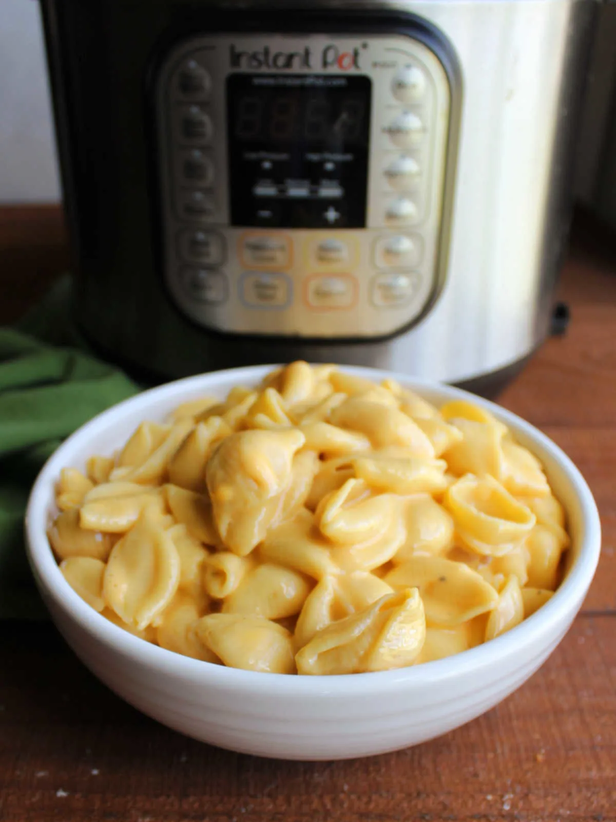 Shells and Cheese in the Instant Pot - Cooking With Carlee
