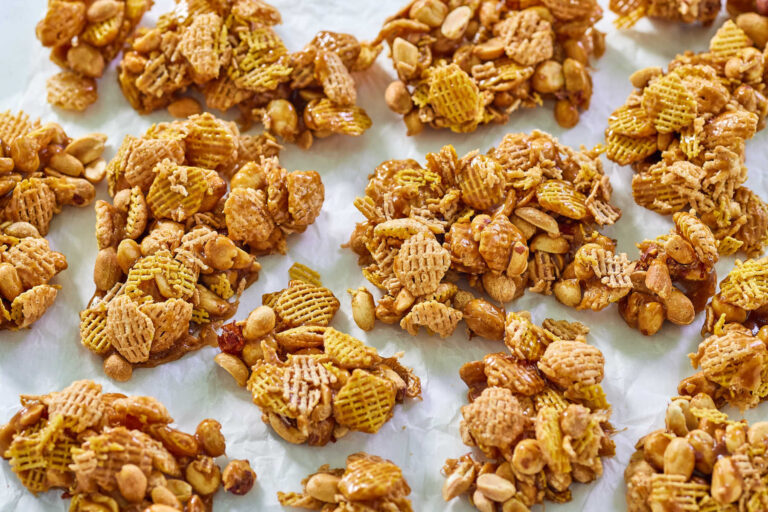 Caramel Crispix Mix in the Microwave - Cooking With Carlee