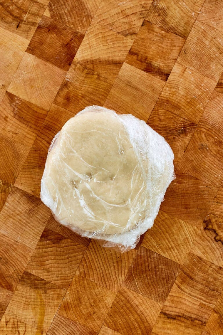 Great Grandma's Lard Pie Crust - Cooking With Carlee