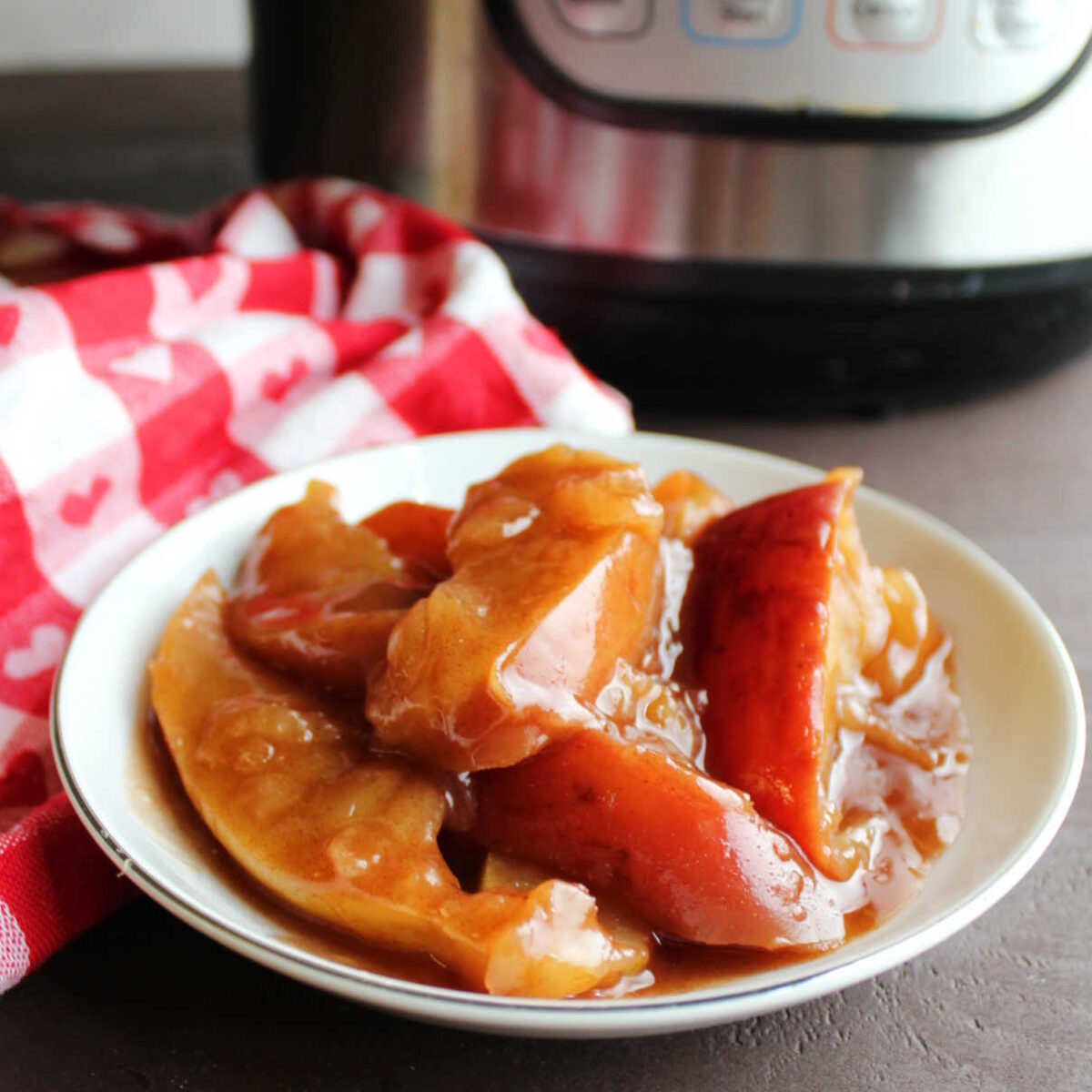 Cinnamon Apples in the Instant Pot - Cooking With Carlee