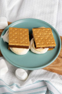 How to Make S'mores in an Air Fryer - Cooking With Carlee