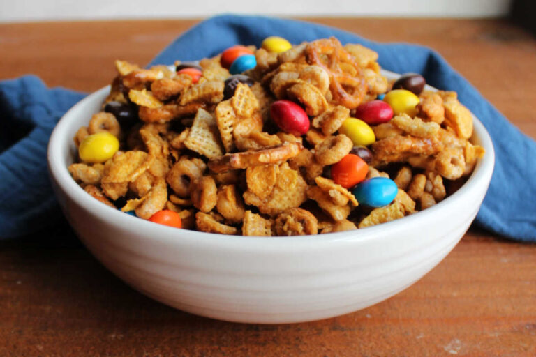 Crunchy Caramel Chex Mix - Cooking With Carlee